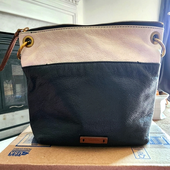 Fossil | Bags | Fossil Pebble Grain Leather Colorblock Black White ...